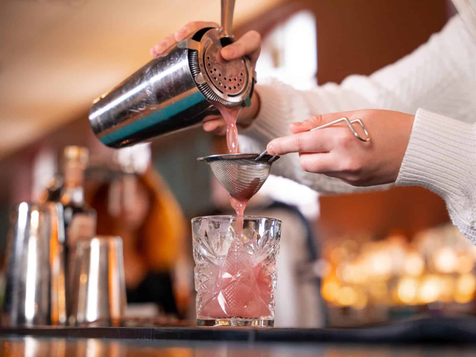 Professional Bartender School - Dublin Bar Academy